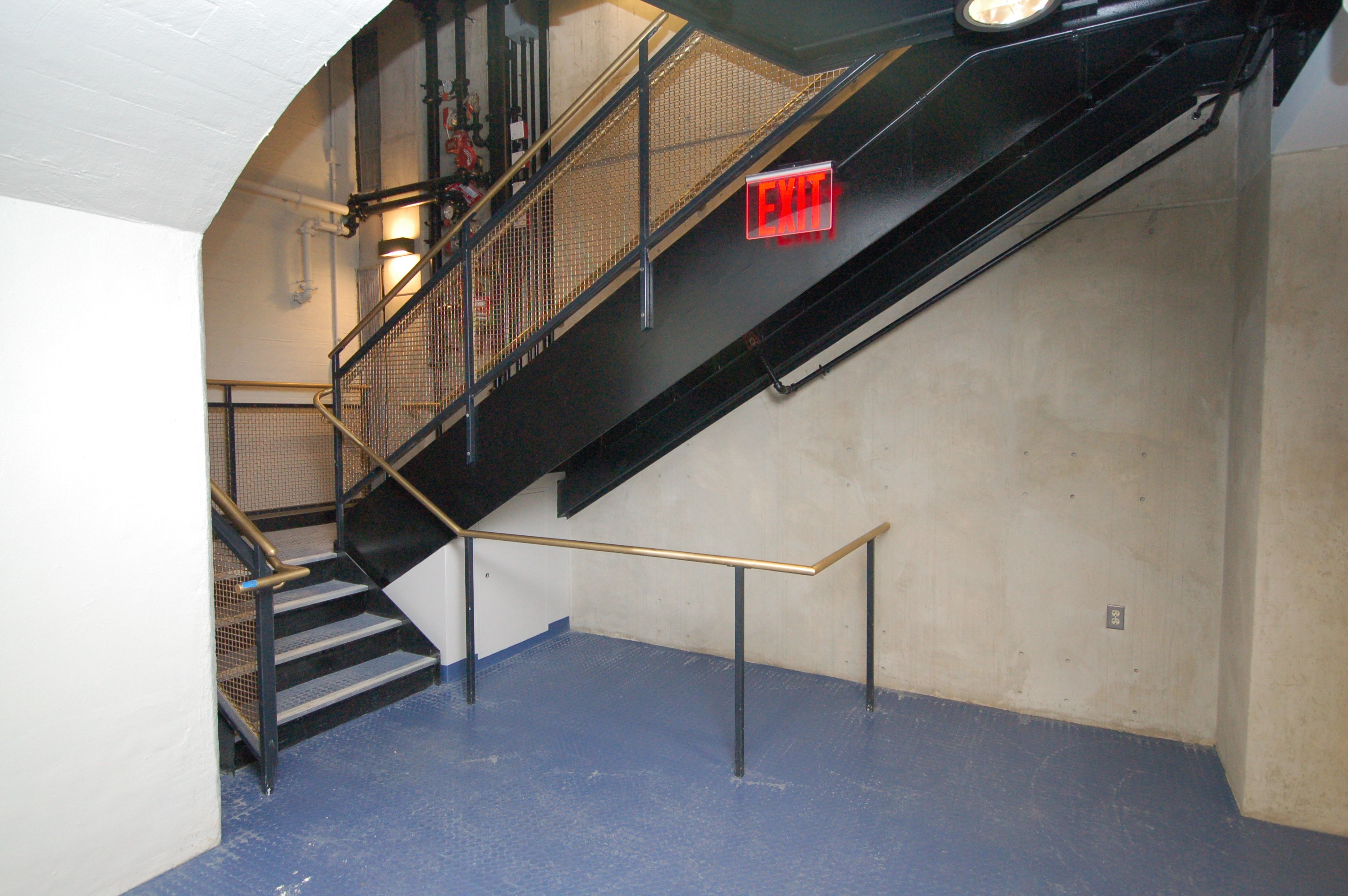 Banker Wire Precision Weaves Infill Panels for Statue... | Banker Wire