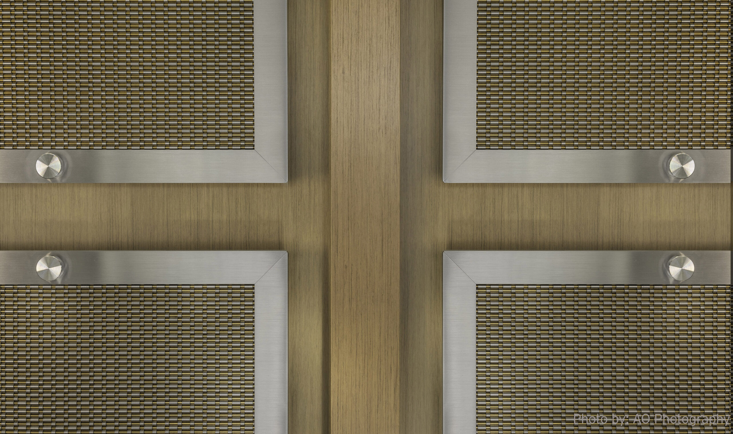 Wire Mesh Wall Panels Represent Timeless Quality of Jewelry