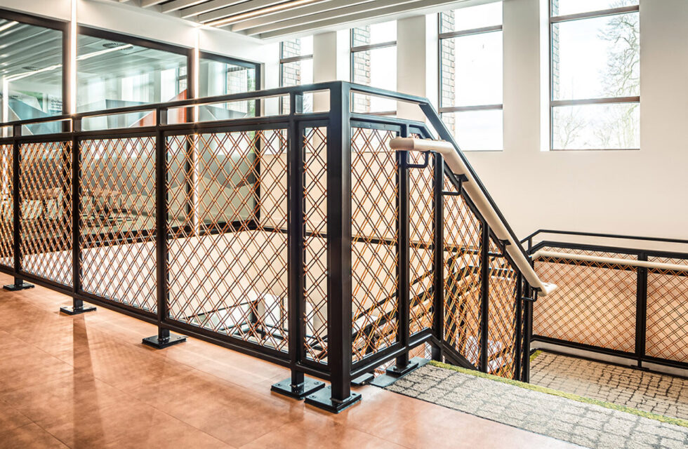 2025 Design Trends - Wire Mesh for Railings Banker Wire