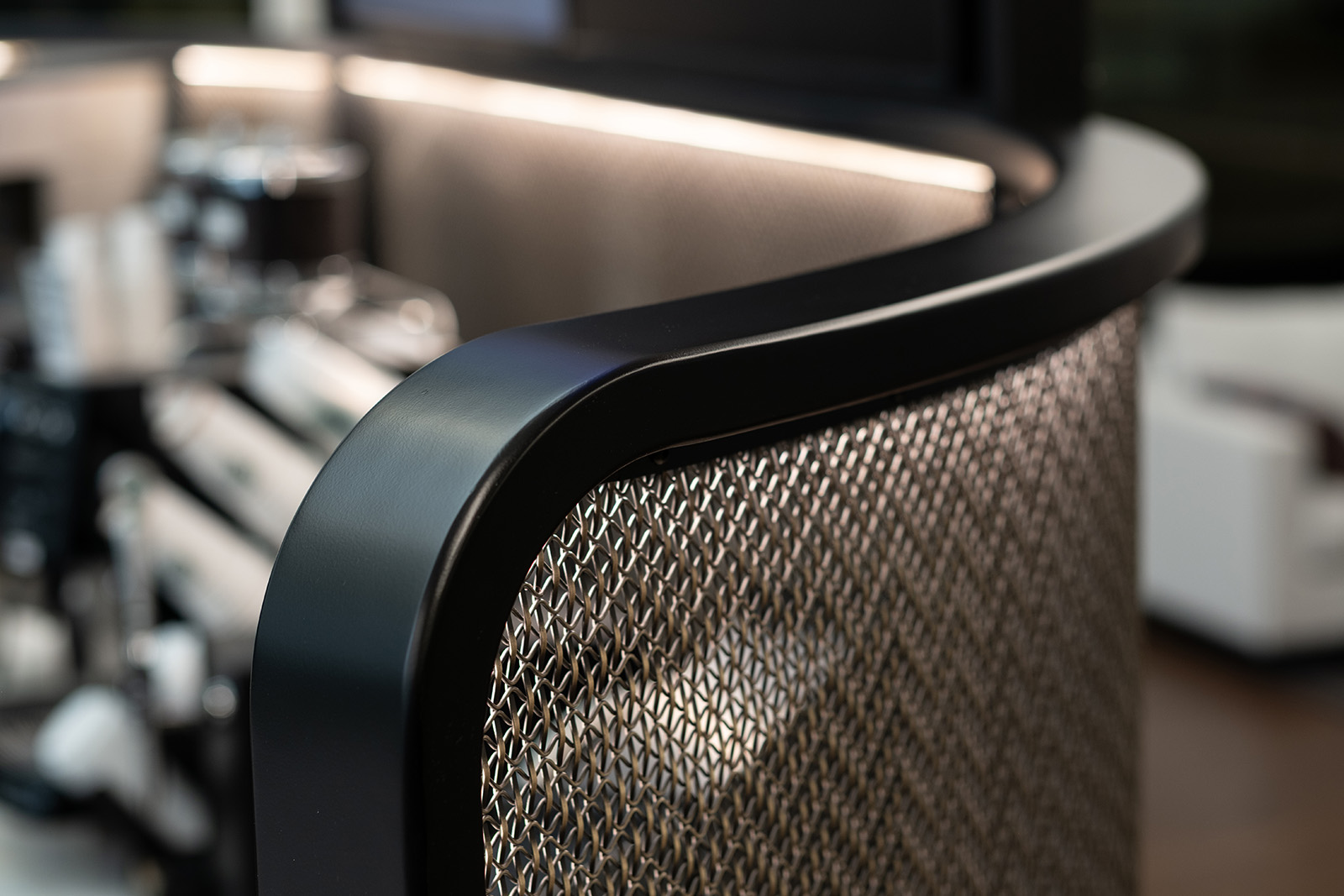 Curved Coffee Bar | Banker Wire