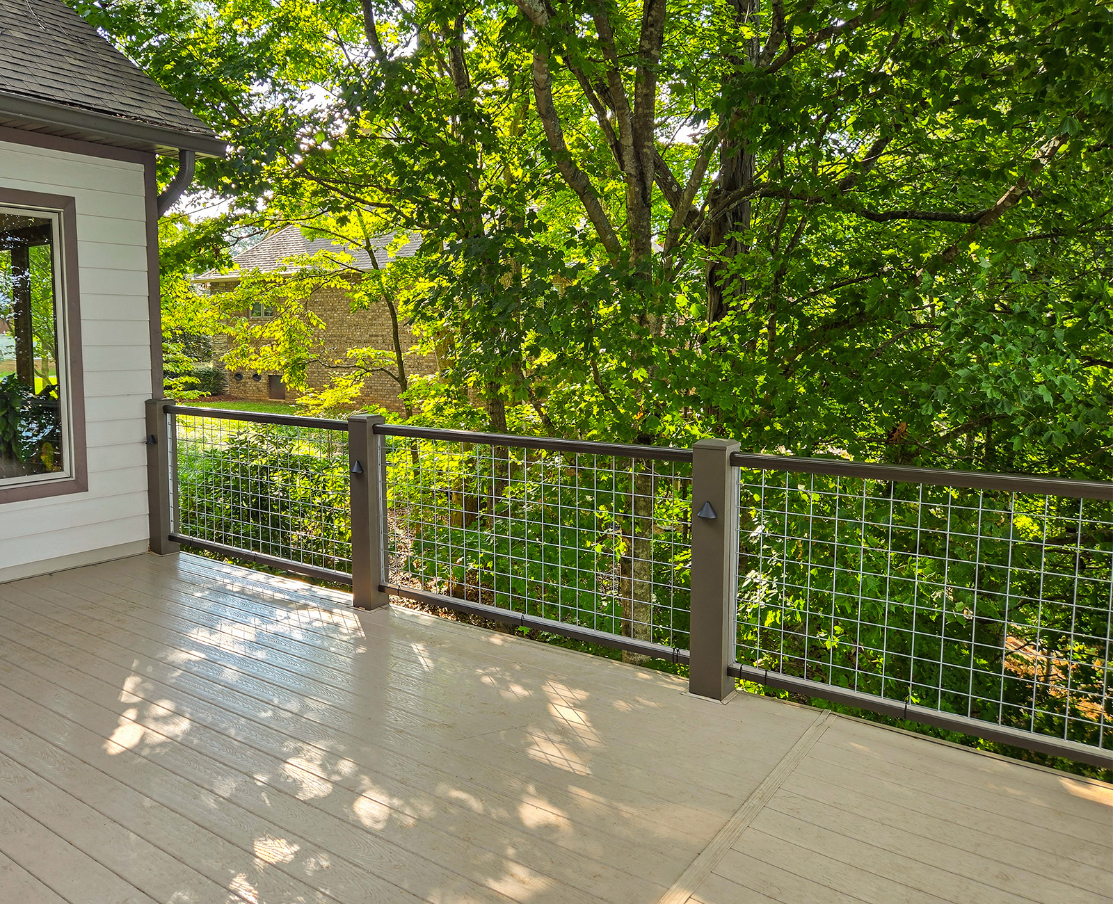 Welded Wire Handrailing for Home Deck | Banker Wire