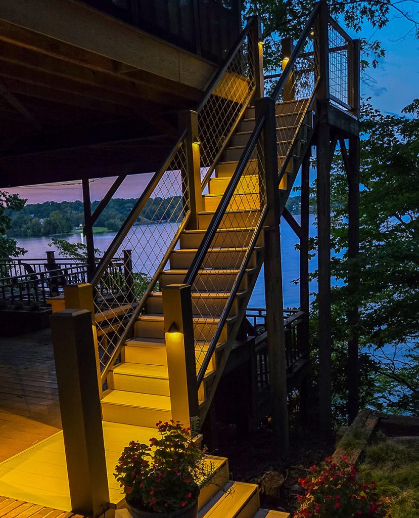 Elevating Your Outdoor Views: 4" Welded Wire Mesh Panels Banker Wire